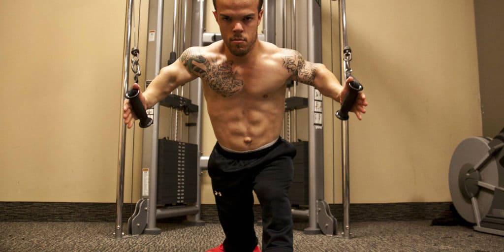 'Mini Hulk': atleta supera o nanismo para se tornar bodybuilder