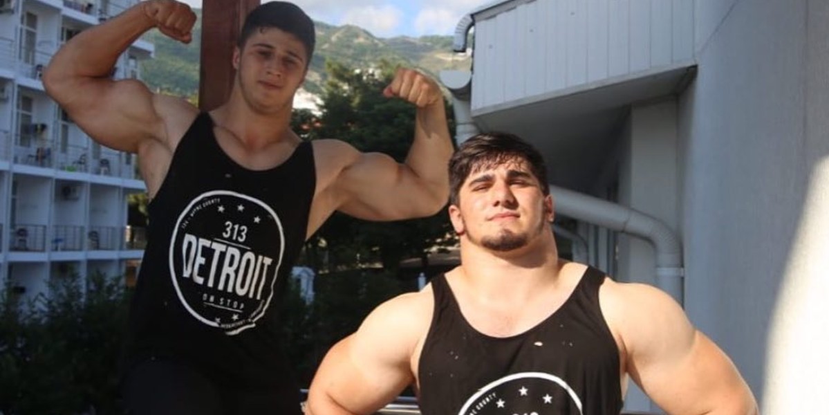 Conheça o lutador de MMA que é tão forte que até o pescoço é musculoso